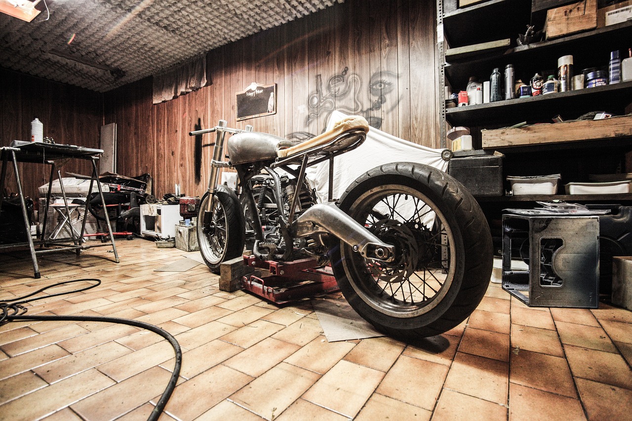 How to Build a Custom Racing Motorcycle: A Step-by-Step Guide | Alpha ...