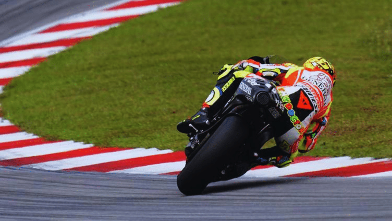 Nailing the Motorcycle Racing Apex: Corner Entry and Exit Strategies ...